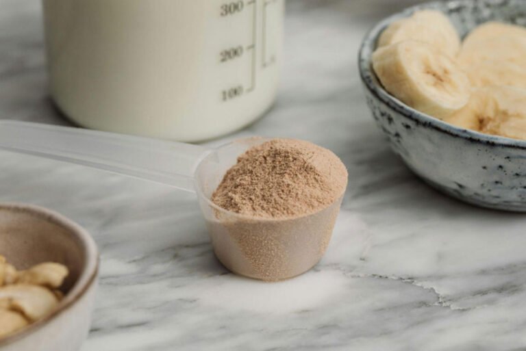 Whey Concentrate vs Whey Isolate: Pros and Cons Explained ...